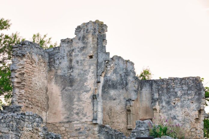 Did You Know? 15 Hidden Secrets of Ancient Structures - Triviatry